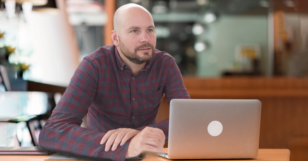 De koffiepauze: Het volgende gezicht in onze maandelijkse interviewserie! - Syncasso